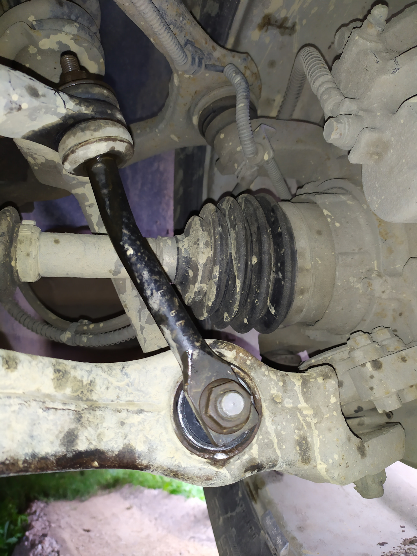 Опять замена втулок переднего стабилизатора 4451809000 — SsangYong ...