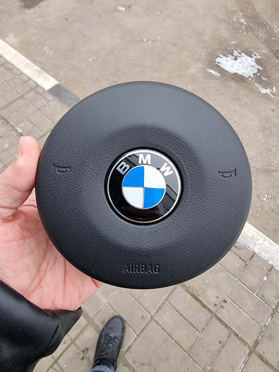 18. Подушка на руле. Добавил немного кожи. — BMW X5 (F15), 3 л, 2017 ...