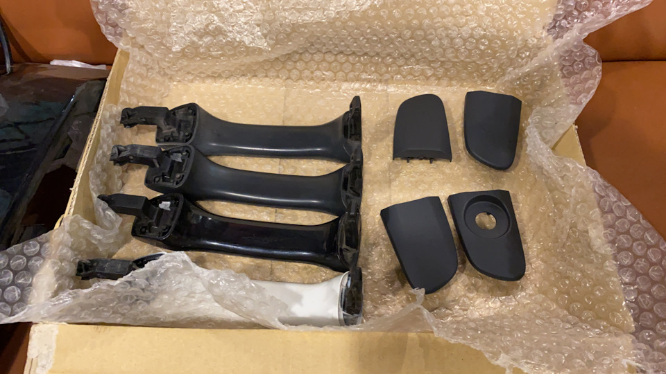 Ручки дверей в цвет кузова на Volvo XC90 — Volvo XC90 (1G), 2,5 л, 2004 ...