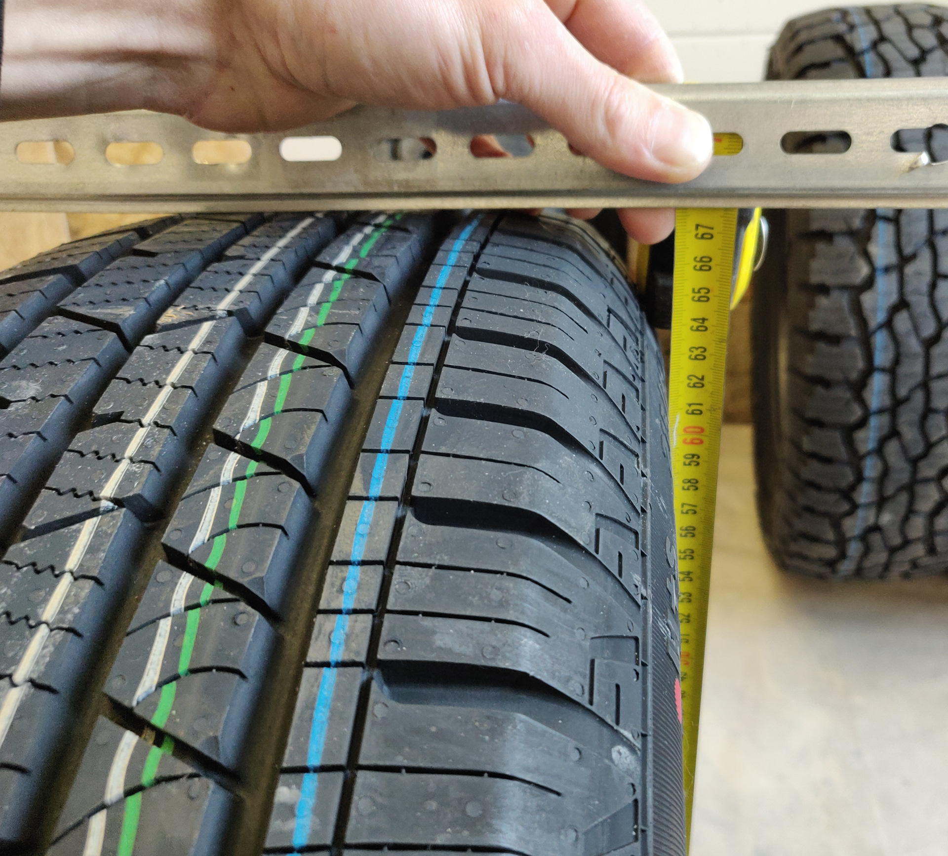 Запаска Continental Conti Cross Contact lx 215/65 R16 — Renault Duster ...