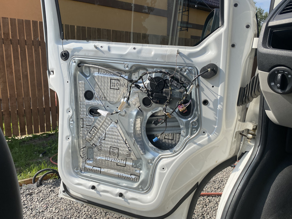 Шумоизоляция + harman kardon часть 1 — Volkswagen Caravelle (T6), 2 л ...