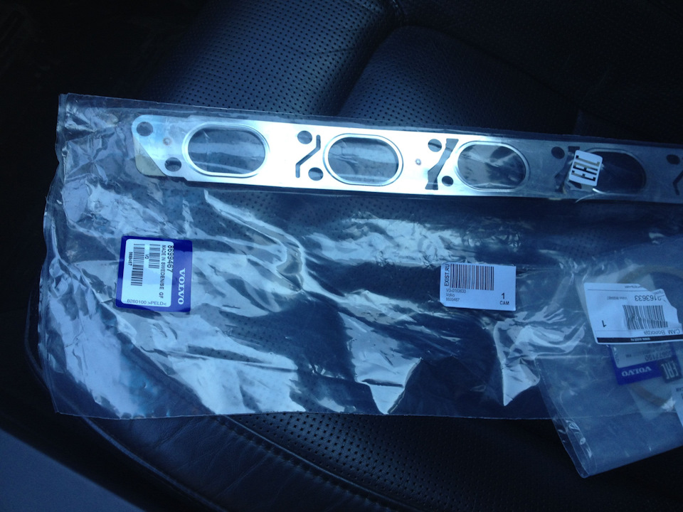 Замена прокладки выпускного коллектора — Volvo S80 (2G), 2,5 л, 2008 ...