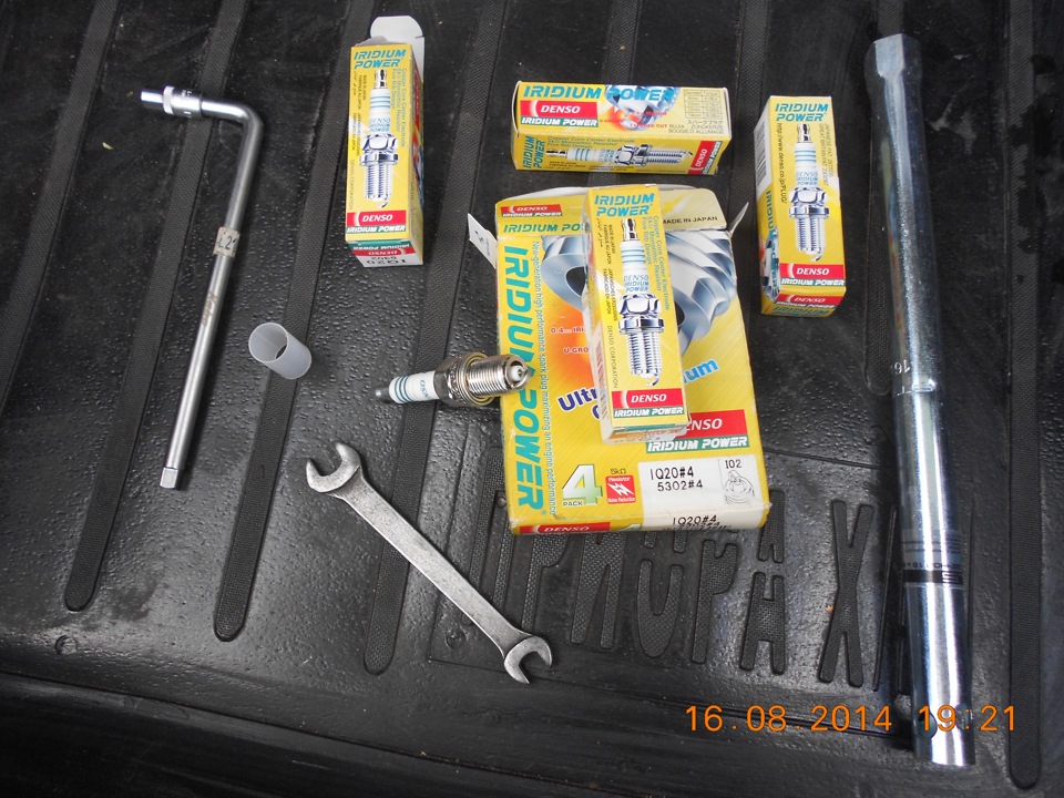 Свечи зажигания DENSO IQ20 Iridium Power — Lada Приора хэтчбек, 1,6 л ...