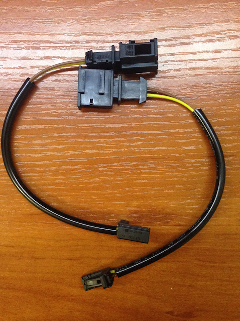 4B0971832 Корпус плоского разъёма с фиксатором контактов ( Состоит из ...