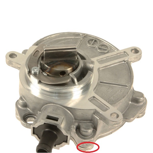 Течь вакуумного насоса (устранено)06D 145 100 H — Audi A4 (B7), 2 л ...