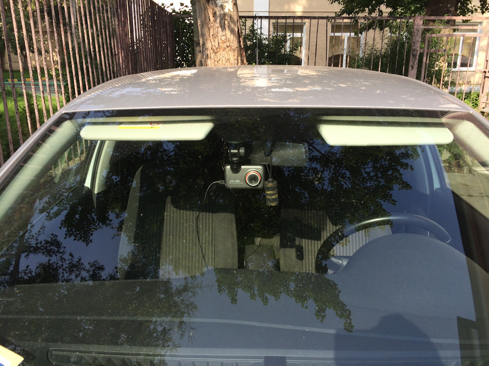 Видеорегистратор Mio MiVue 225 — Volkswagen Polo Sedan, 1,6 л, 2012 ...