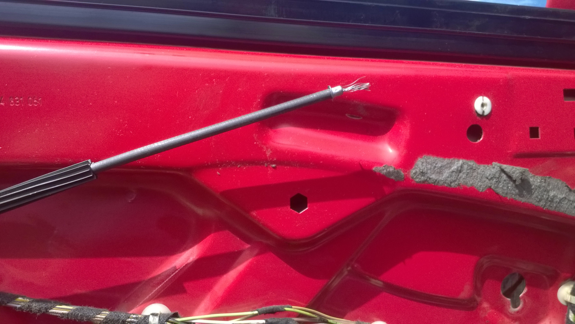 Замена тросика двери, направляющих стеклоподъемника — Skoda Octavia A4 ...