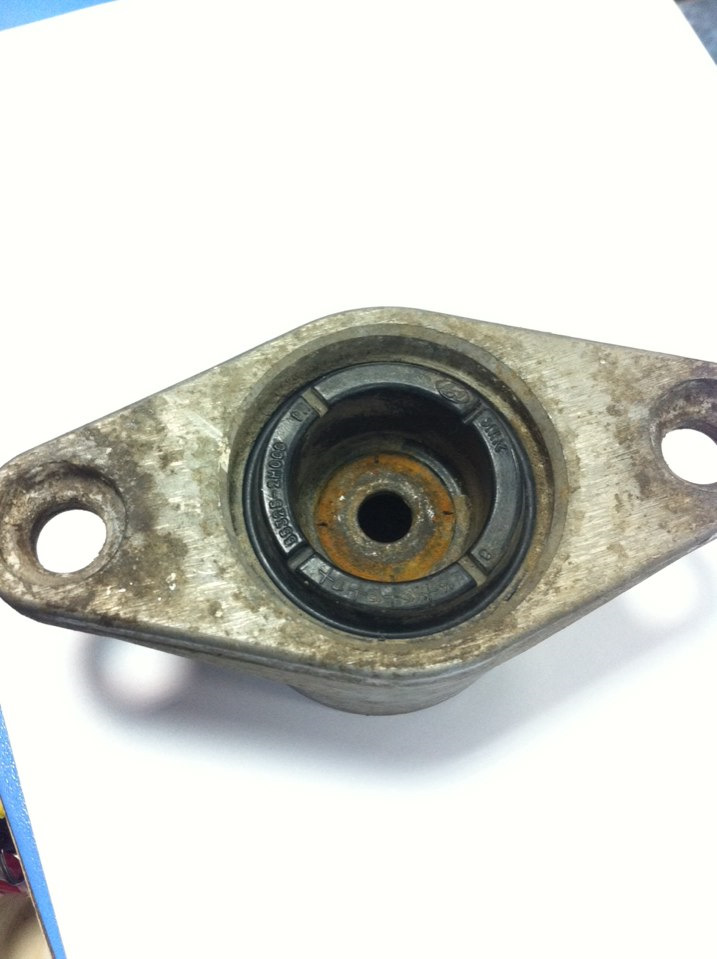 Опора амортизатора — Hyundai Elantra (4G), 1,6 л, 2008 года | плановое ...