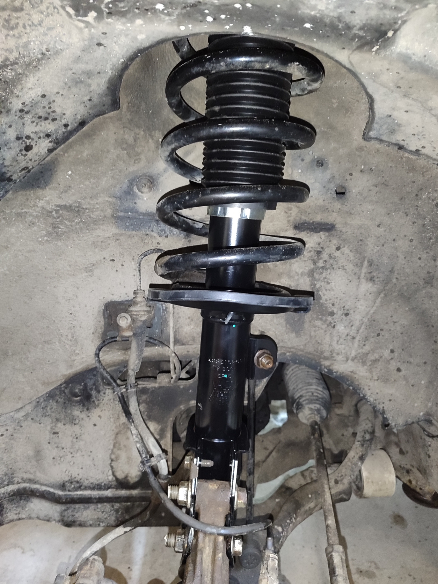 Замена передних амортизаторов — Chevrolet Captiva (1G), 2,4 л, 2010 ...