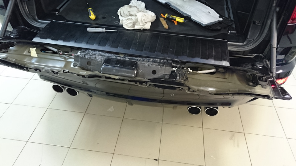 Лечим скрипы багажника — BMW X5 (E70), 3 л, 2010 года | своими руками ...