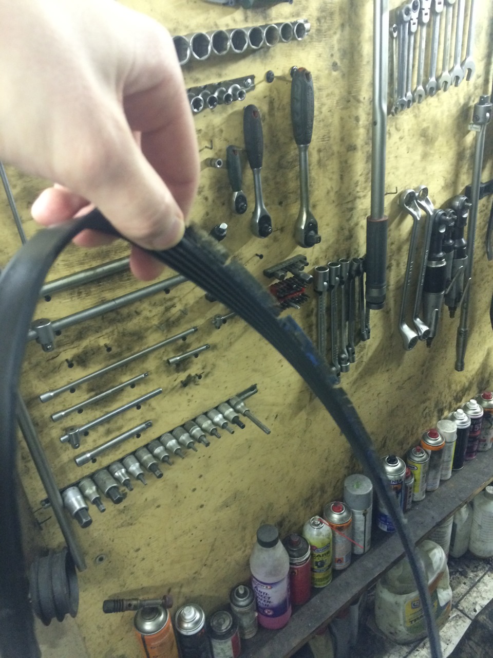 Замена приводного ремня — Land Rover Range Rover (3G), 4,4 л, 2006 года ...