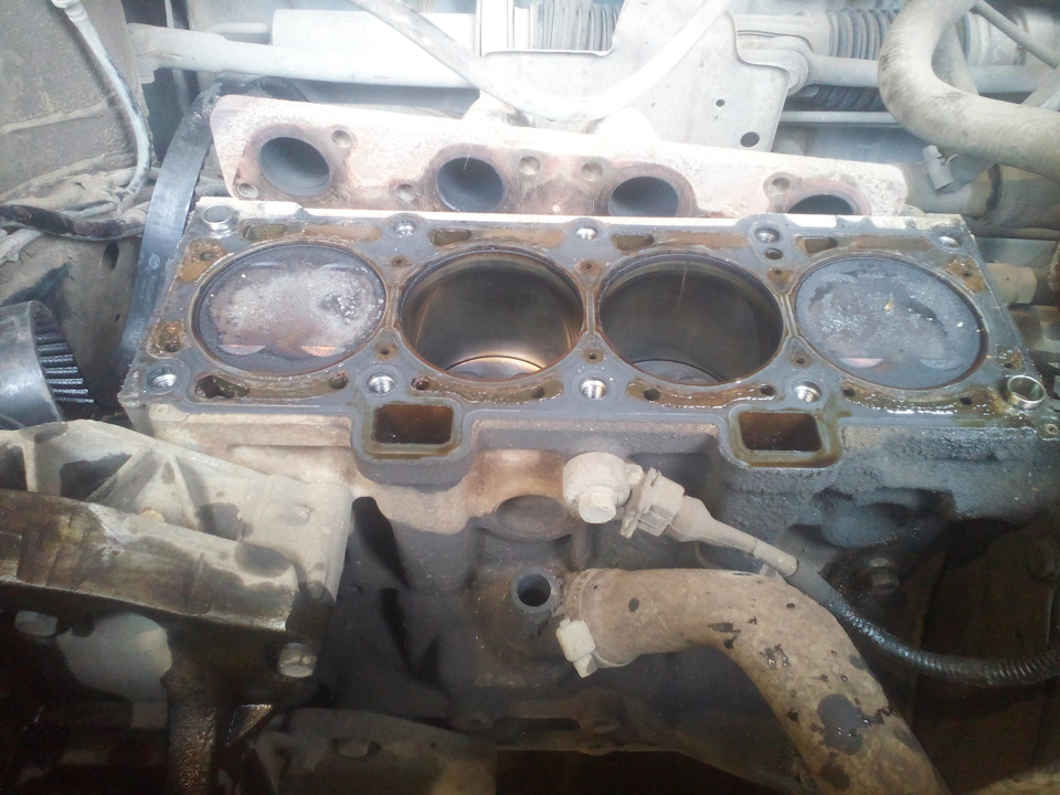 Ну вот пришло время сальники клапанов — Lada Приора седан, 1,6 л, 2009 ...