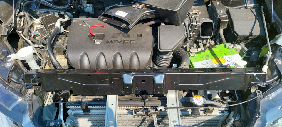 №15. Ремонт после ремонта. Сетка в бампер. Гудки. Туманки. — Mitsubishi ...