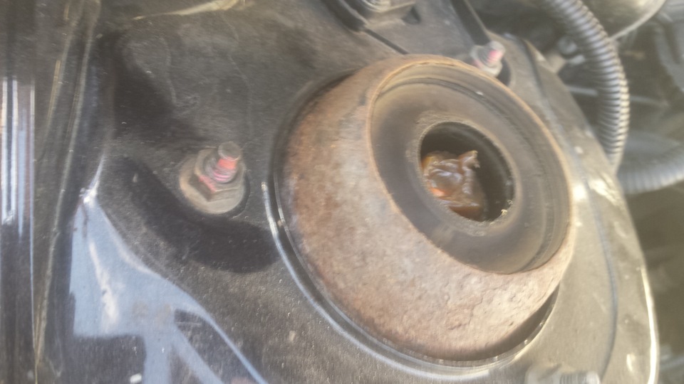 замена передних амортизаторов — Hyundai Accent (2G), 1,5 л, 2008 года ...