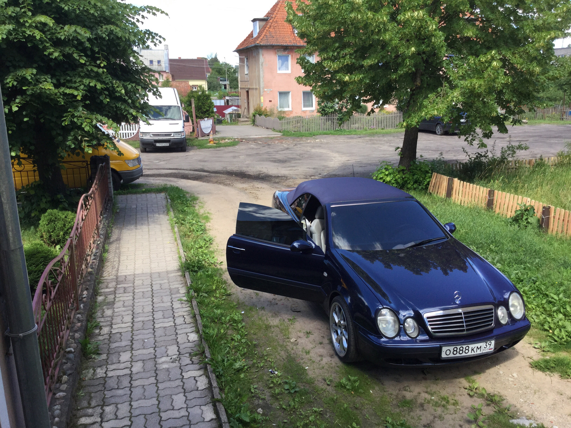 Соседи не много не в восторге ;) — Mercedes-Benz CLK (W208), 3,2 л, 1998 года | просто так | DRIVE2