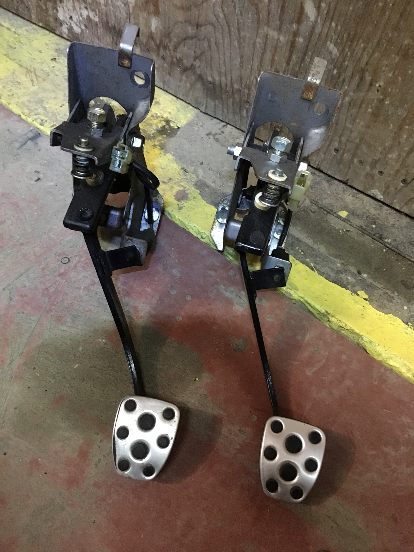 Скрипит педаль сцепления — Subaru Impreza WRX (GD/GG), 2,1 л, 2001 года ...