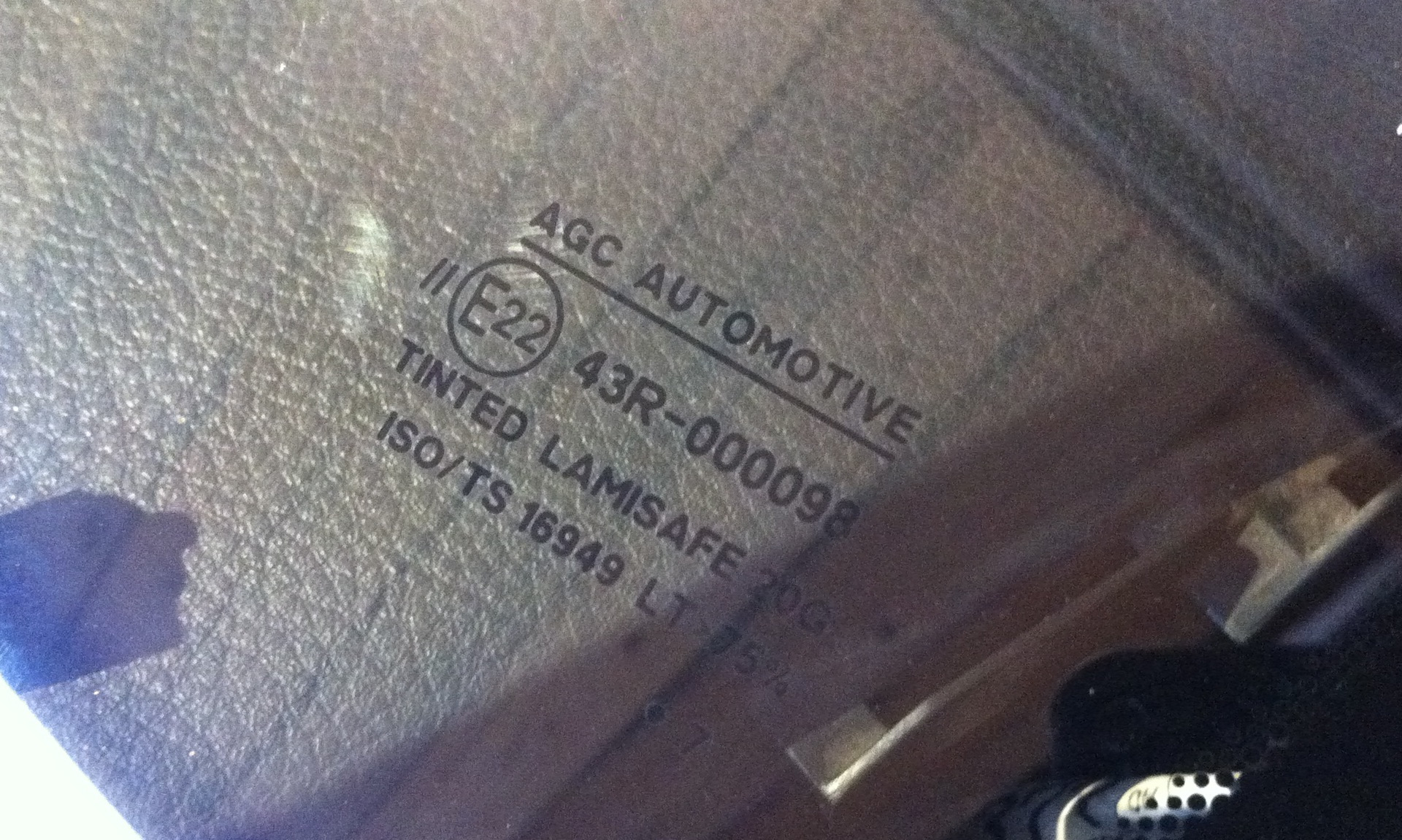 Замена лобового стекла — Mitsubishi Lancer IX, 2 л, 2006 года | своими ...