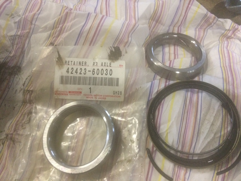 4242360030 Фиксатор TOYOTA LEXUS | Запчасти на DRIVE2