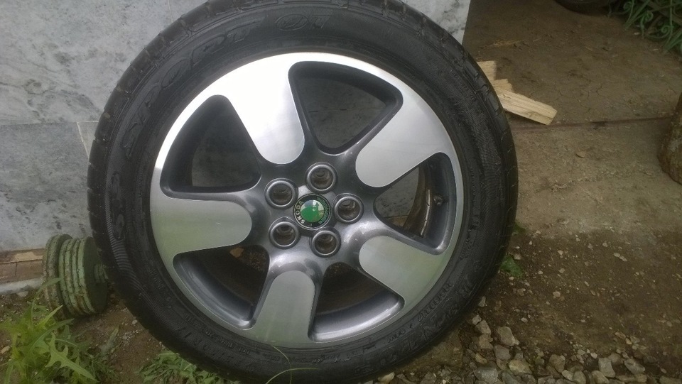 ПРОДАМ оригинальные диски Scoda с резиной R17 — Volkswagen Jetta VI, 1 ...