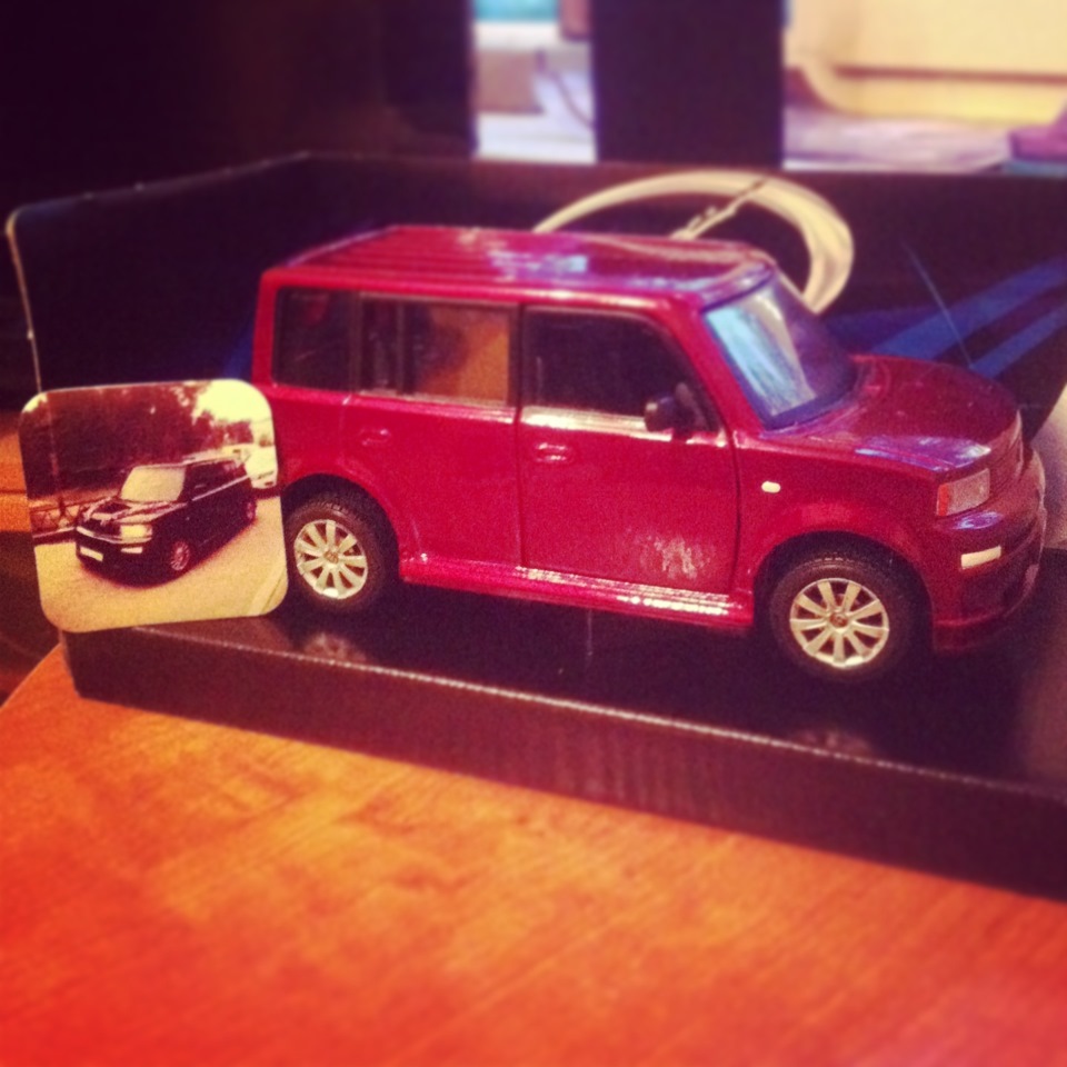 Модель 1:24 — Toyota bB (NCP30), 1,5 л, 2000 года | фотография | DRIVE2