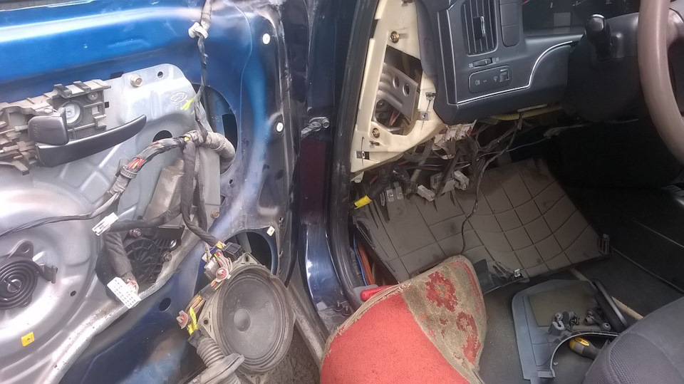 Задний левый стеклоподъемник — Hyundai Elantra (3G), 1,6 л, 2005 года ...