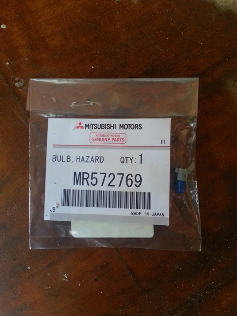MR572769 ЛАМПОЧКА ПРИБОРНОЙ ПАНЕЛИ 0.7W СИНЯЯ Mitsubishi | Запчасти на ...
