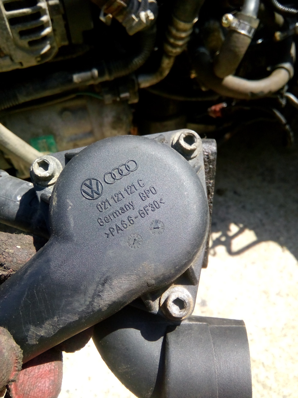 021121121C Патрубок трубчатый VAG | Запчасти на DRIVE2