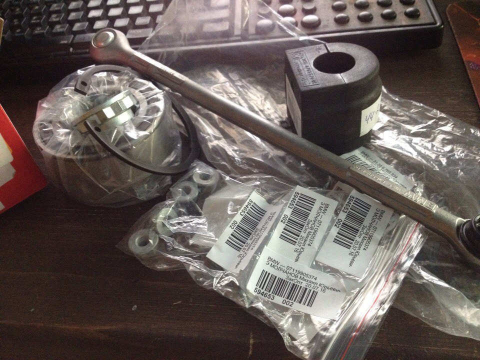 Замена: Стоек, резинометаллич.шарнир стабилизатора, ступичного ...