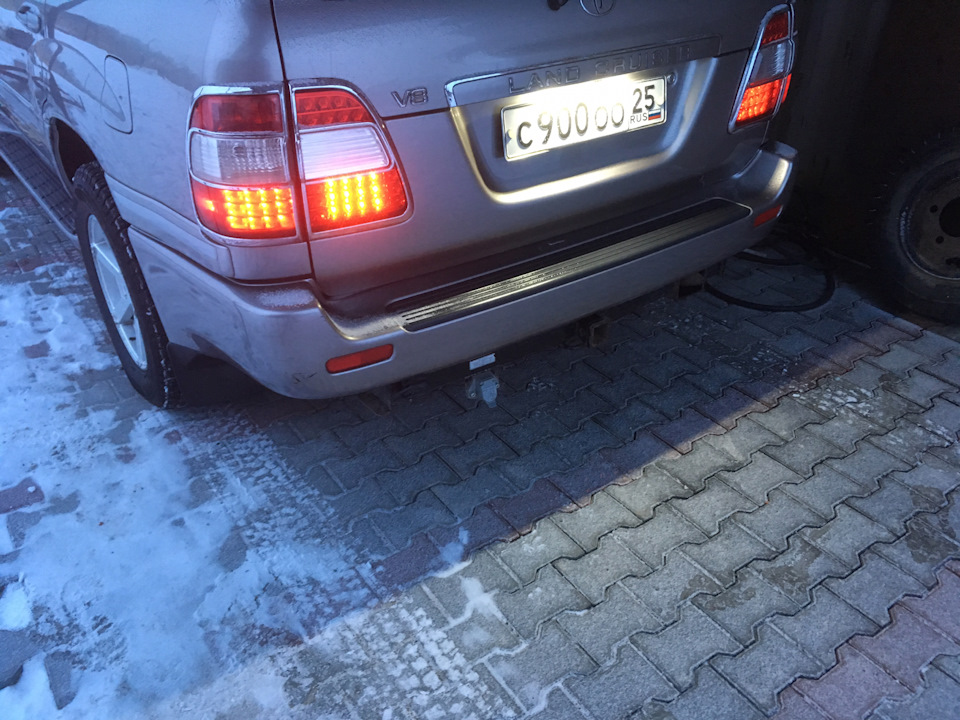 замена подсветки номера — Toyota Land Cruiser 100, 4,7 л, 2004 года ...