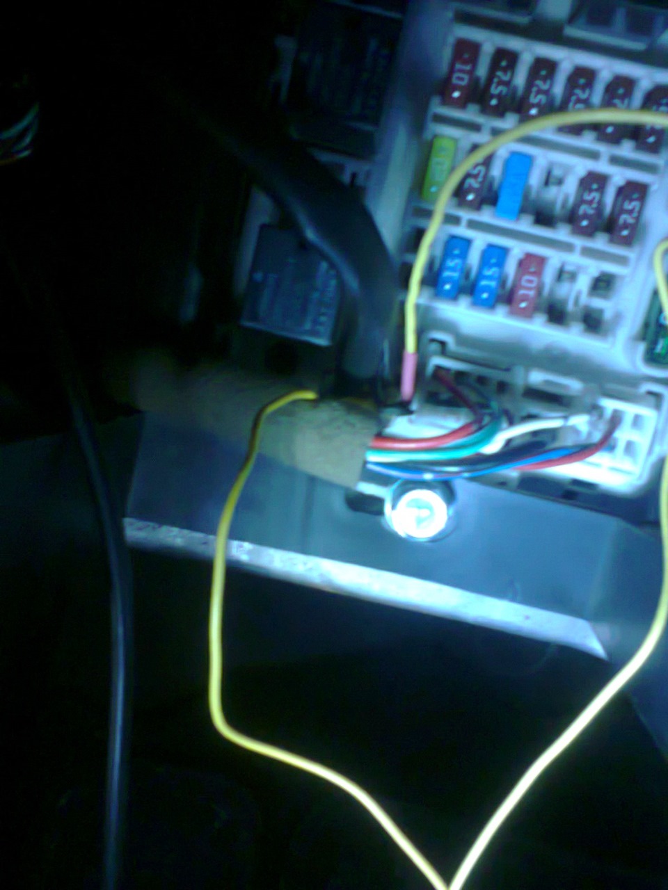 Подсветка замка зажигания — Mitsubishi Lancer IX, 1,6 л, 2008 года ...