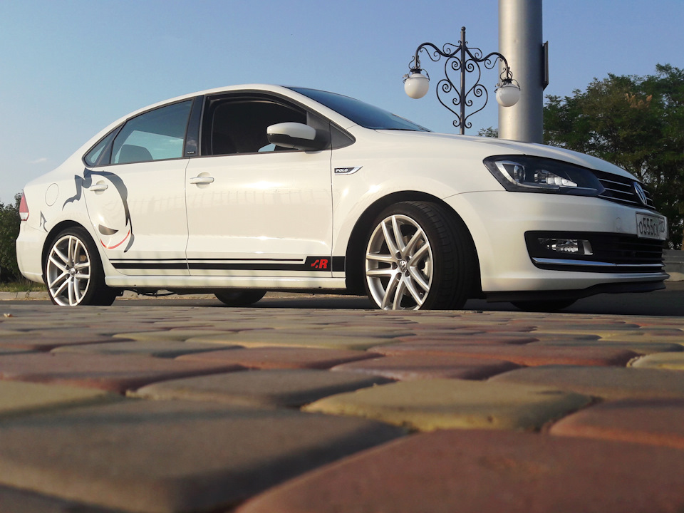 Evil Rabbit. — Volkswagen Polo Sedan, 1,6 л, 2016 года | стайлинг | DRIVE2