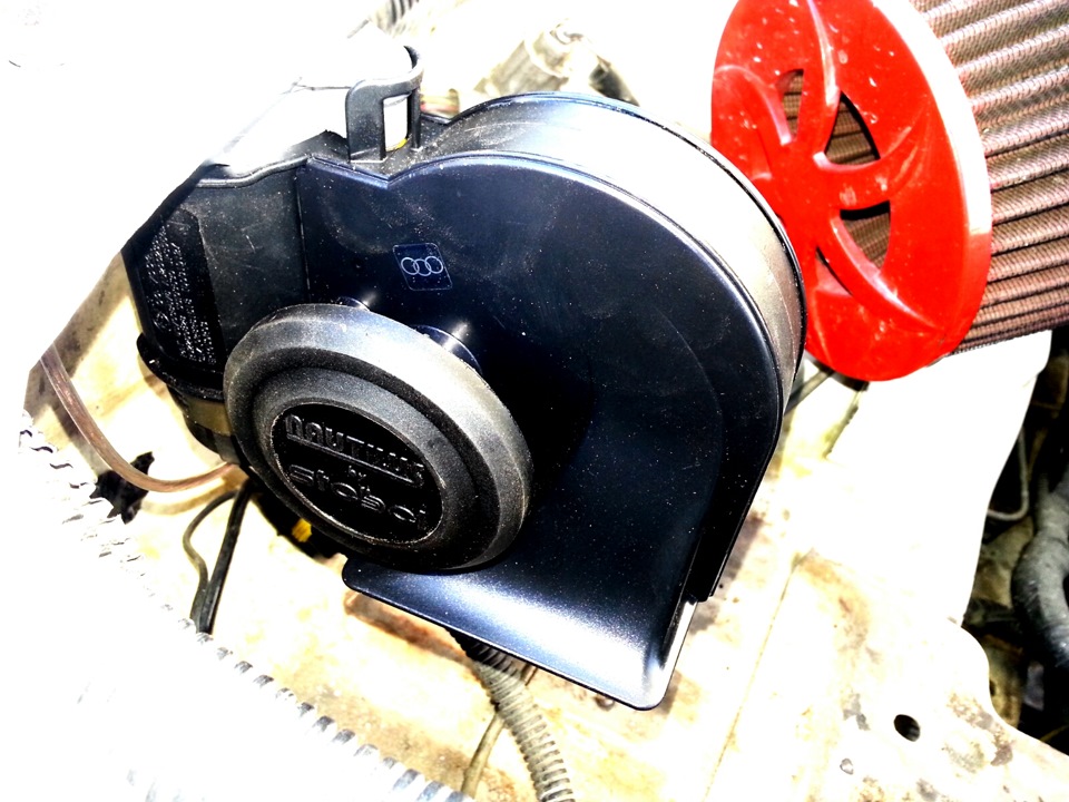 Би Би! — Nissan Laurel (C31), 2,5 л, 1983 года | автозвук | DRIVE2