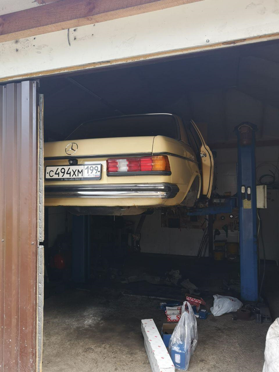 Финишные детали в подвеску — Mercedes-Benz W123, 2,3 л, 1982 года ...