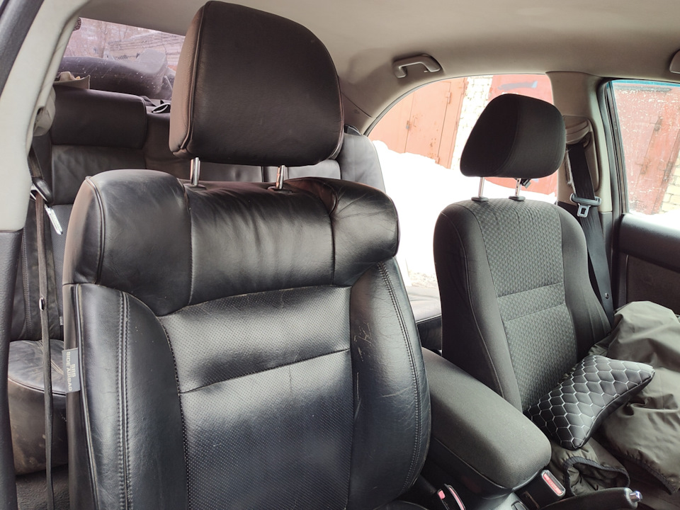 Салон от Toyota Crown GRS 184 часть 1 — Toyota Avensis II, 1,8 л, 2004 ...