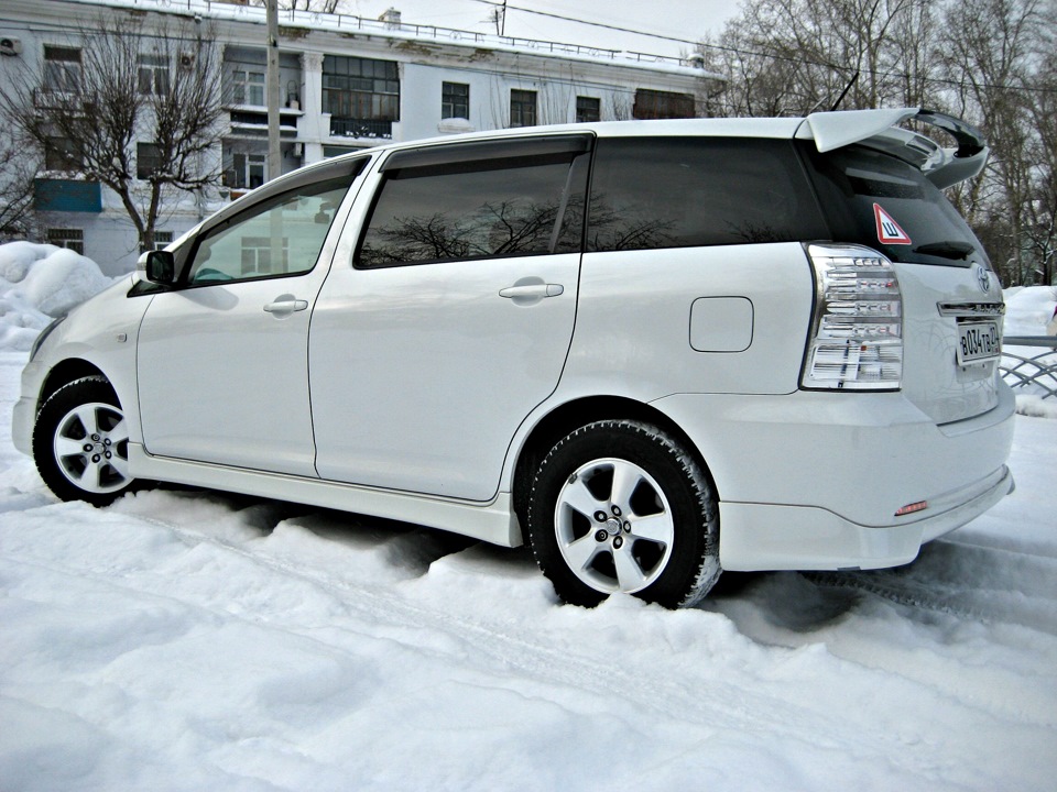 Небольшие изменения во внешности — Toyota Wish (AE10), 1,8 л, 2005 года ...