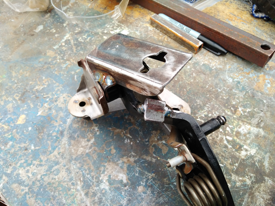 Педаль сцепления под концевик — Nissan Note (1G), 1,6 л, 2008 года ...