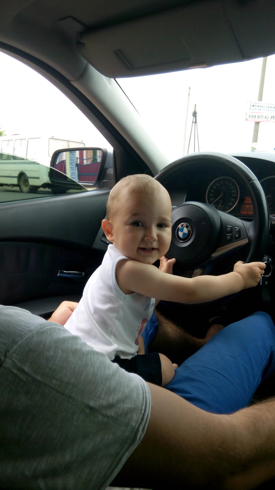 Замена амортизатора багажника — BMW 5 series (E60), 3 л, 2004 года ...