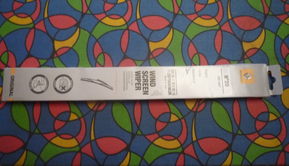 Замена задней щётки. — Renault Sandero Stepway (2G), 1,6 л, 2014 года ...