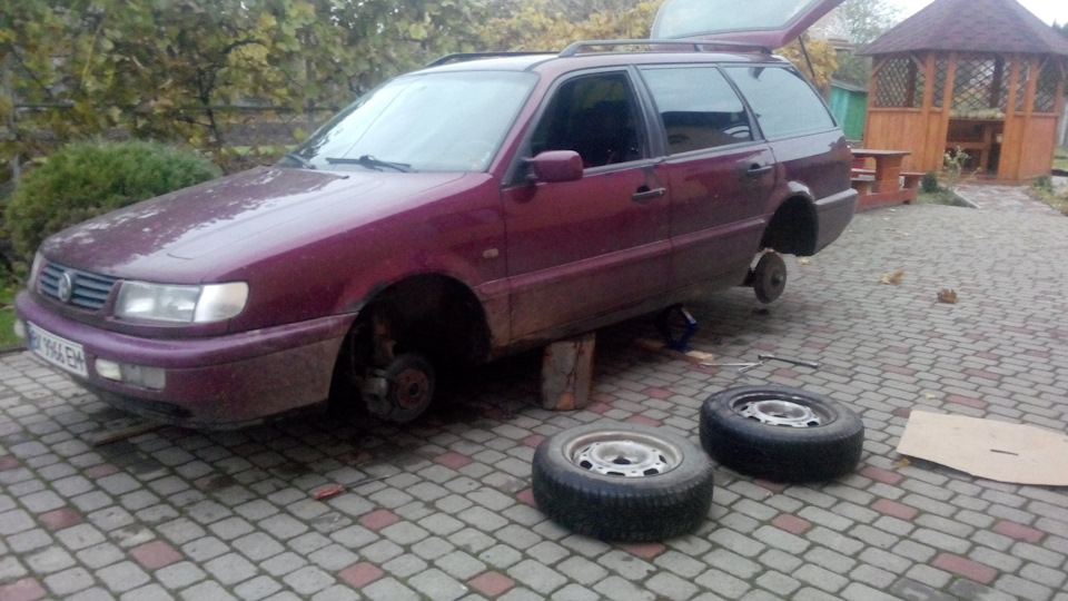 Лопнул корд колеса — Volkswagen Passat B4 1 8 л 1995 года поломка