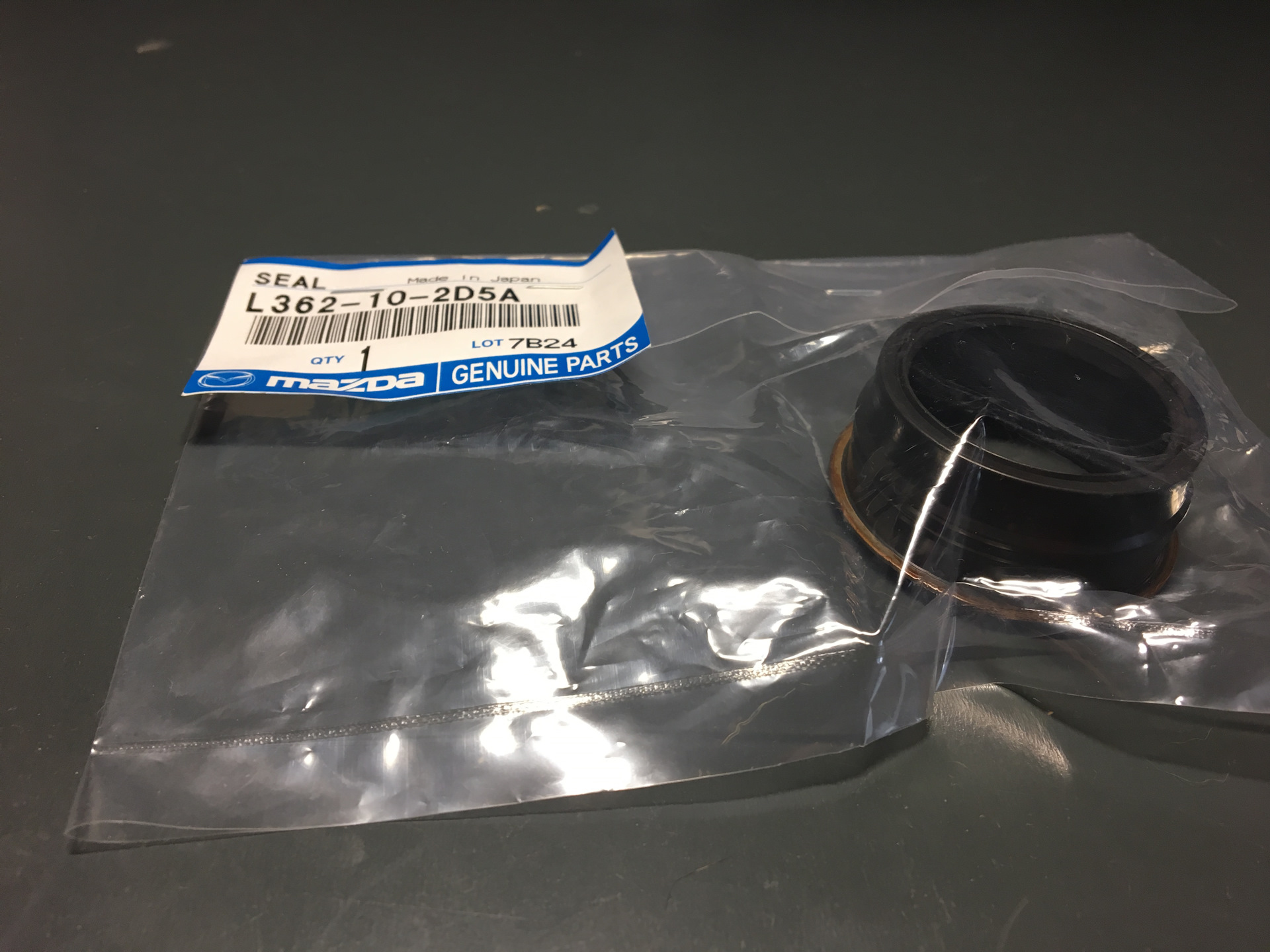 Замена прокладки клапанной крышки — Mazda 6 (2G) GH, 1,8 л, 2012 года ...