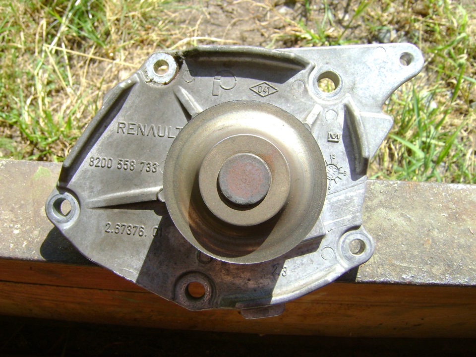 Замена ремней, помпы, антифриза — Renault Laguna III, 1,5 л, 2009 года ...