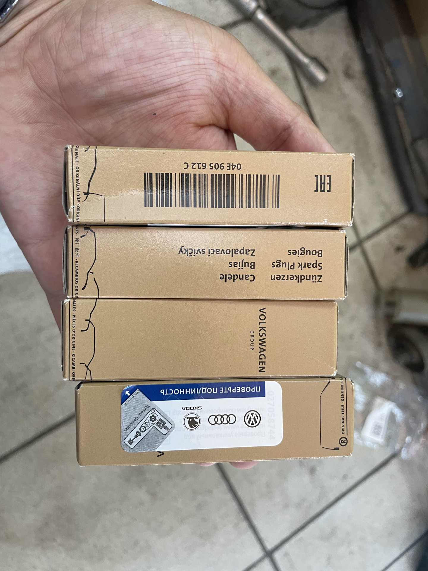 Замена свечей — Skoda Octavia A7 Mk3, 1,4 л, 2014 года | наблюдение ...