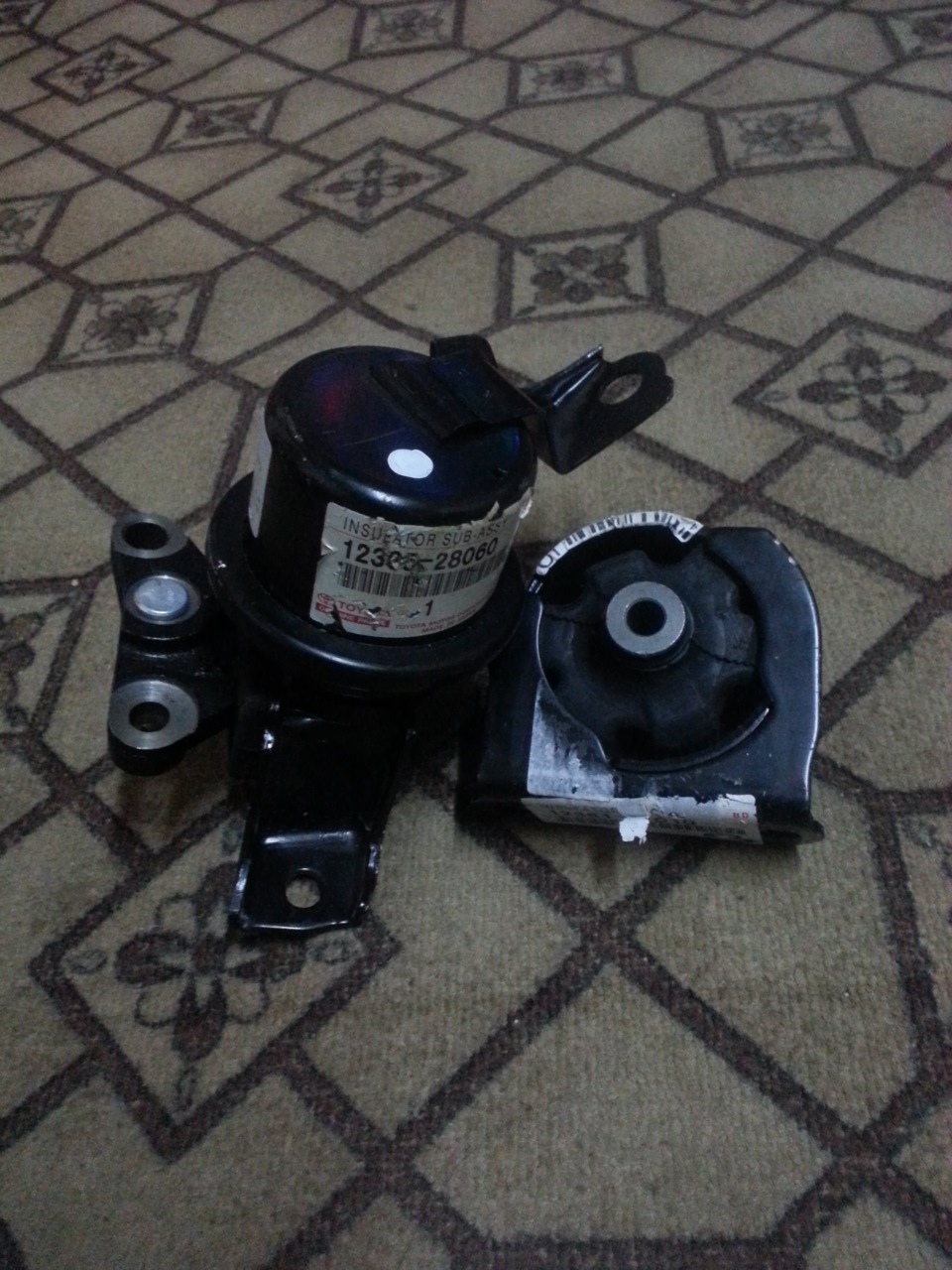 подушки двигателя! — Toyota RAV4 (II), 2 л, 2001 года | своими руками ...