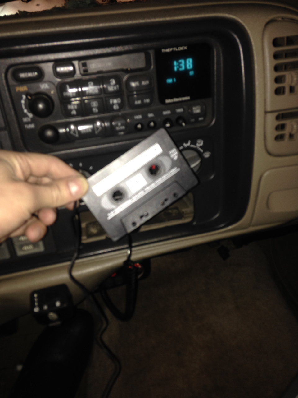 Всем всем всем да будет музыка и аукс😂 — Chevrolet Tahoe (GMT400), 5,7 ...