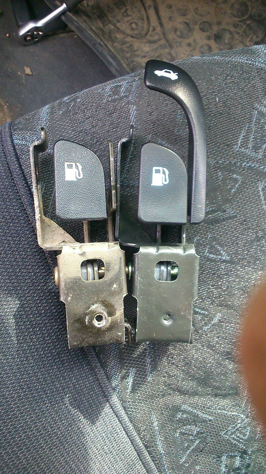 Замена ручки открывания крышки бензобака и багажника. — Hyundai Elantra ...