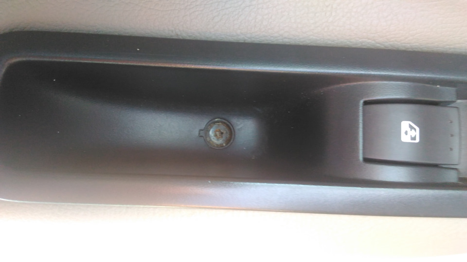 Заглушки пола и болтов — Renault Scenic II, 1,5 л, 2008 года | запчасти ...