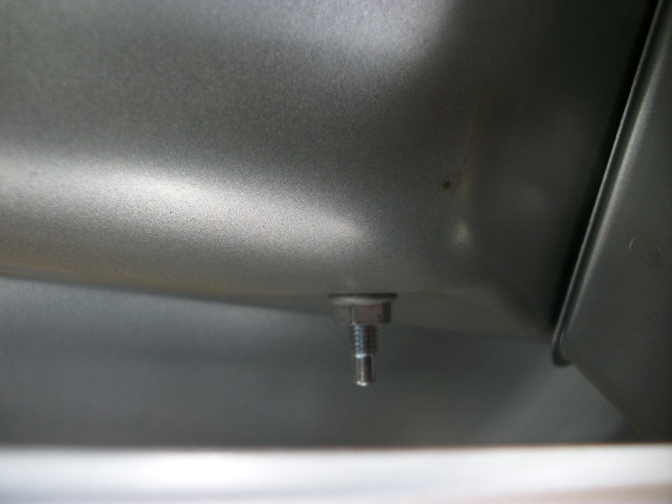 Замена кнопки багажника — Chevrolet Cruze (1G), 1,6 л., 2010 года ...