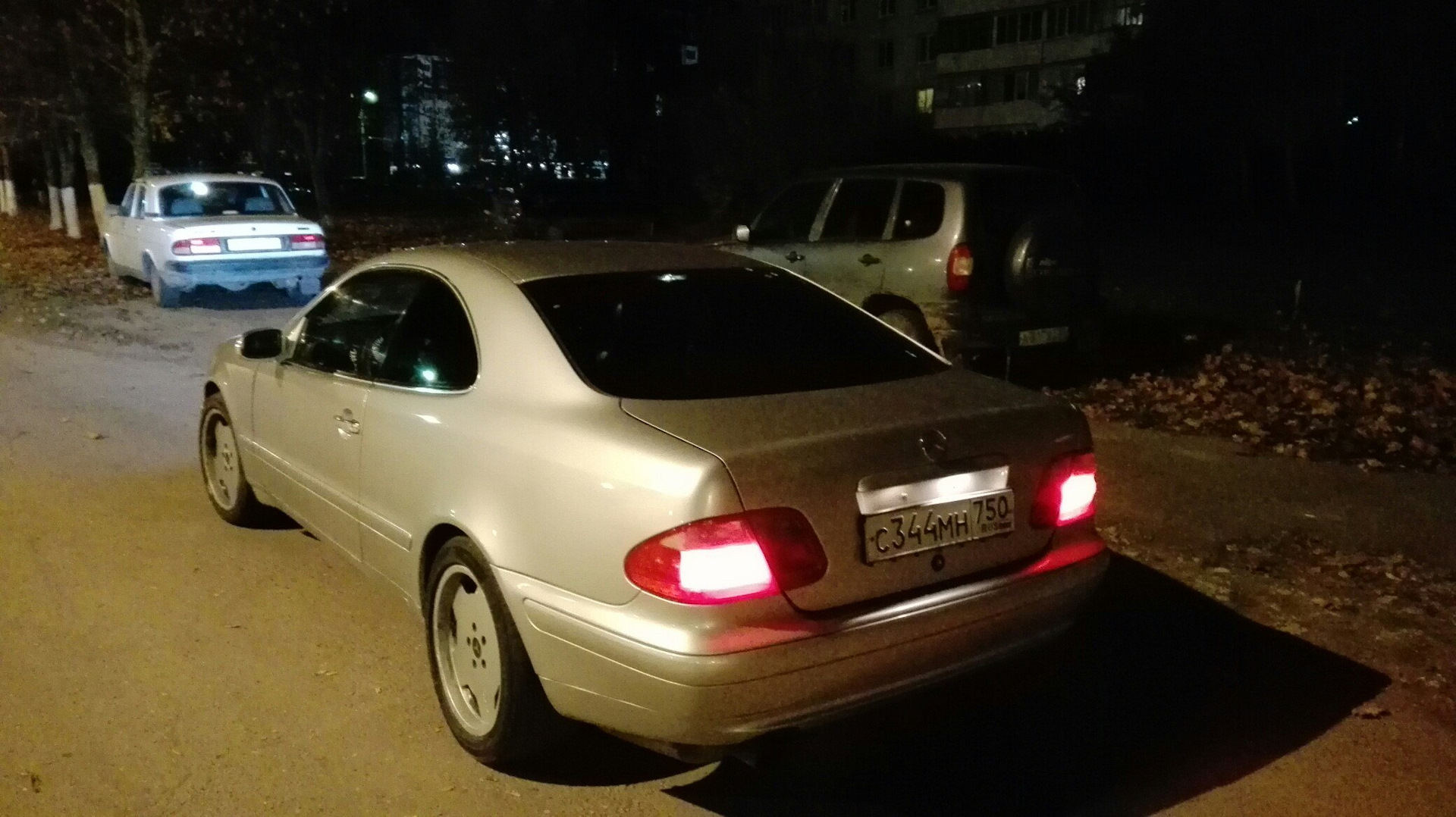 Парочка ночных фоток — Mercedes-Benz CLK (W208), 3,2 л, 1998 года | покатушки | DRIVE2