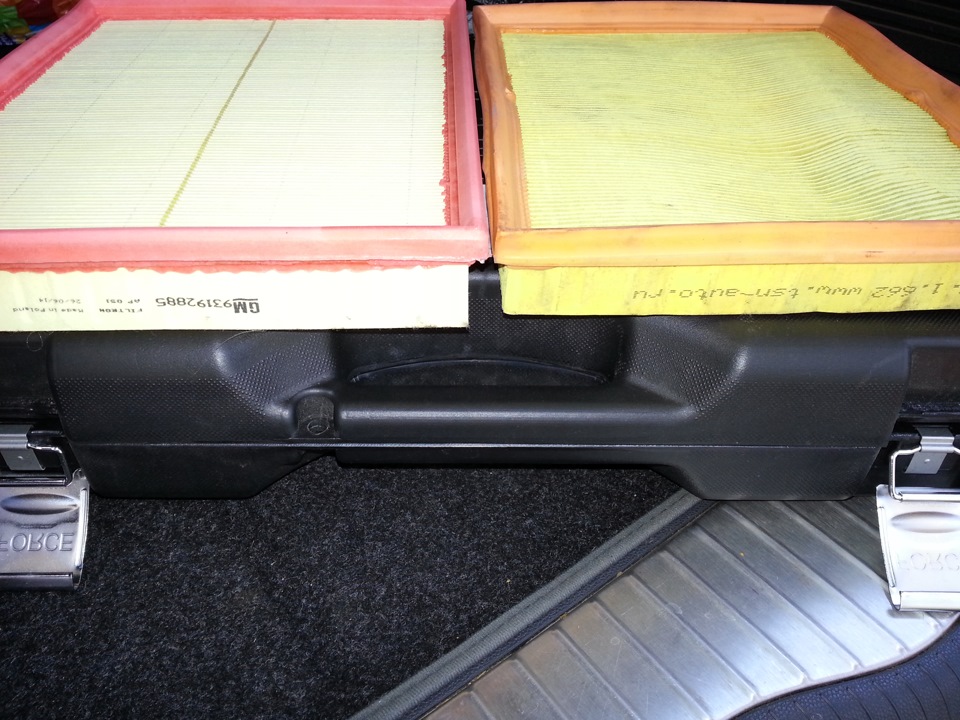 Замена масла, свечей и фильтров. — Opel Zafira B, 1,8 л, 2008 года ...