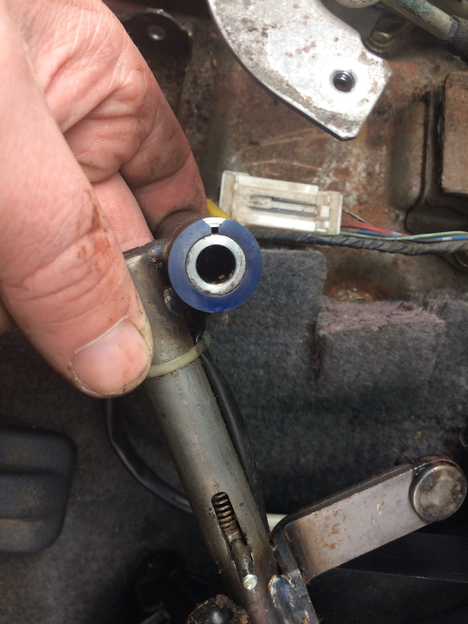 Замена втулок селектора АКПП — Mitsubishi Chariot (2G), 2 л, 1992 года ...